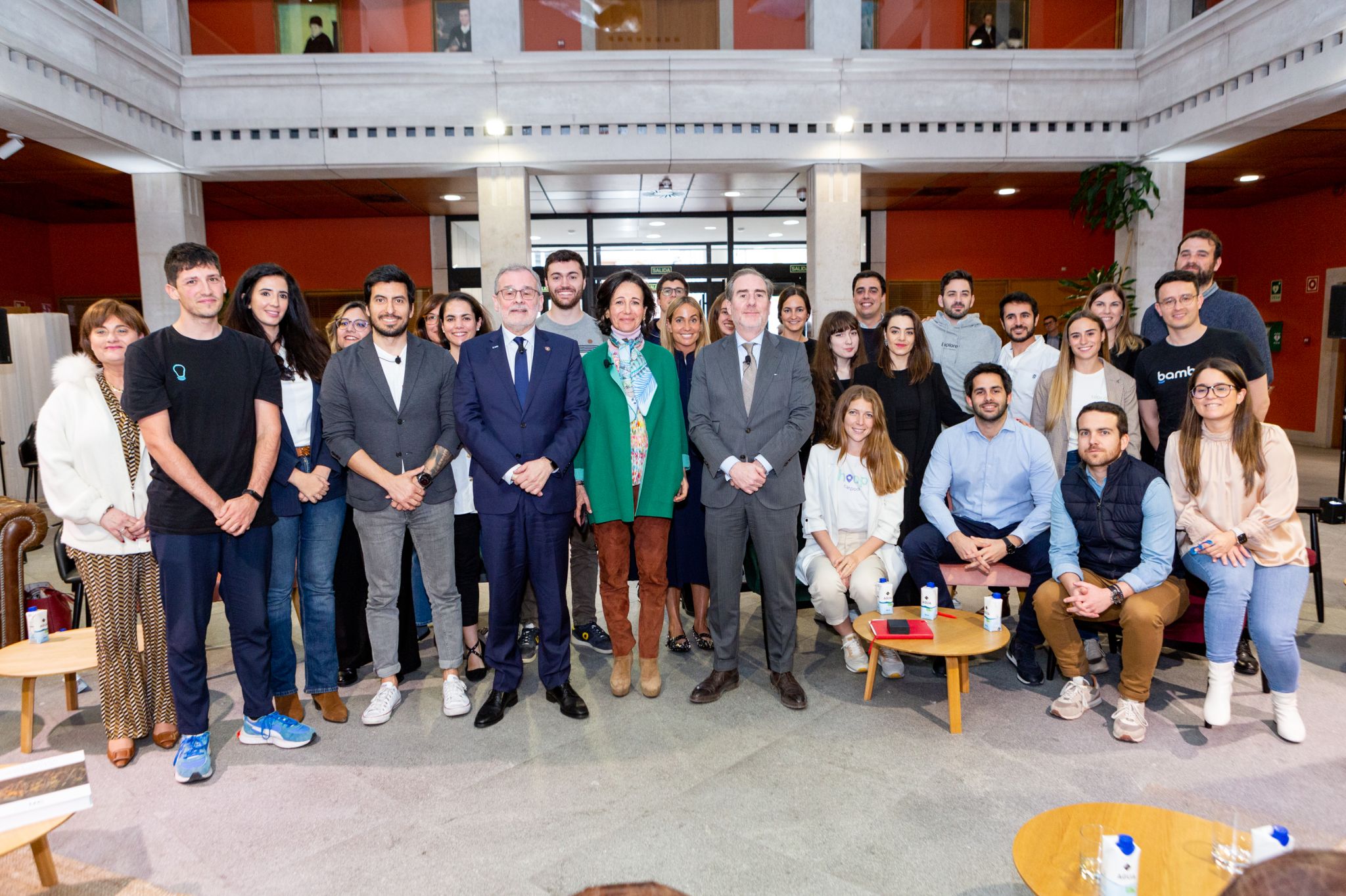 Laura Lozano debate con Ana Botin y Hector Grisi - Chargy